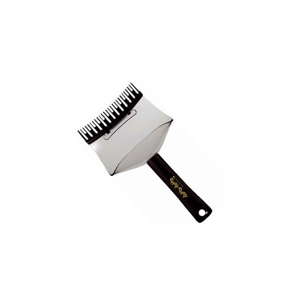 【商品説明】自宅で気軽に前髪カットできる前髪カット補助器。■デコボコのクシ歯形状でナチュラルな前髪に。■切った前髪が目に入らない。 ■お子様の前髪カットに最適。■ちりとり形状で後片付けも簡単。【商品詳細】商品名：まえがみカットサポーター C...