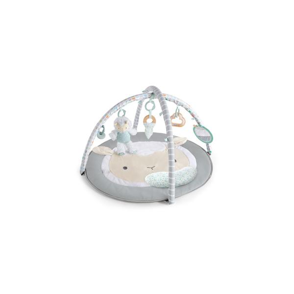 優しい色合いで、可愛らしいひつじさんがモチーフのベビージムです！赤ちゃんが快適に遊べるふわふわマット。柔らかい素材でできていて安心です。ベビーの目線から見えるかわいいおもちゃたちで、お遊びタイムもお昼寝タイムも楽しく過ごせます。楽しいしかけ...