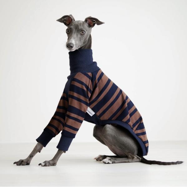 イタリアングレーハウンド イタグレ 犬 服 イタリアングレイハウンド 洋服薄手生地のシンプルな長袖ボーダーお散歩にも部屋着にもぴったりな気軽に着られるシンプルなイタグレ向け長袖ボーダーシャツです。薄手の生地で長袖・ロングネックですので3シー...