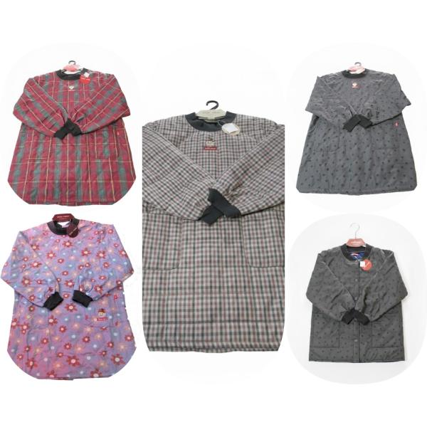 Smile mama(スマイルママ）新品）タグ付きNO：25535（後開きボタンタイプ）秋冬モデル Aラインロング丈総裏フリース 背開きハイネック キルト割烹着♪衿ハイネック4.5cm/袖口ニット総リブ編Wです。左右ポケット有り。ボタン18...