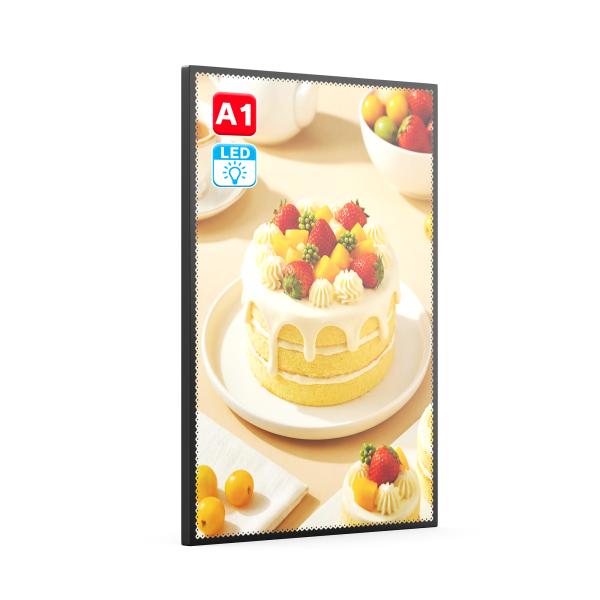 商品情報カラー：ブラックサイズ：幅60.5cm × 高さ85.0cm × 厚さ1.0cm対応ポスター：A1サイズ（59.4cm × 84.1cm）※バックライト用PETフィルム推奨輝度／消費電力：約5500Lux ／ 48W（省エネ設計）素...