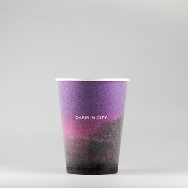 コップの表面に特殊な発泡を施した商品です。断熱性・触り心地を備えています。【テイクアウト・イベント・業務用・お祭り・使い捨て食品容器】[サイズ]口径76.6×高さ96.3×底径52.5mm満杯容量:272ml　単重6.5g[入数]1000個...