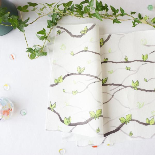 フィンランドにある「個性があり、長く使い続けることができる商品」に焦点を当てたブランド『Utu Textiles』から取り寄せた色鮮やかなリネン製品の紹介です。リネンは日本でもその質の高さで有名な「リトアニアリネン」を使用し、プリント 縫製...