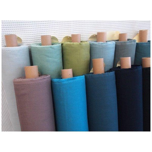 可愛い色から大人色まで幅広いカラー展開の『ノンストレスダブルガーゼ』です。テンションをかけず、染料の流れにまかせて染色加工しているのでふんわり仕上がりました。ベビー用品・スタイ・肌着・パジャマ・お洋服、雑貨やインテリア、布団カバーやガーゼケ...