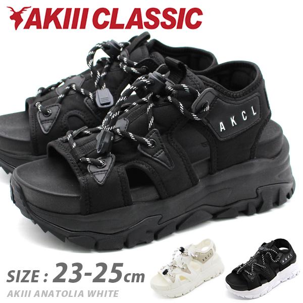 ブランド：AKIIICLASSIC アキクラシック商品名/品番：AKC0073素材：アッパー：合成皮革、アウトソール：合成底ワイズ(横幅)：標準的な2E(EE)相当取り扱いサイズ：23cm 24cm 25cm靴の詳細：(24cm採寸)ソール...