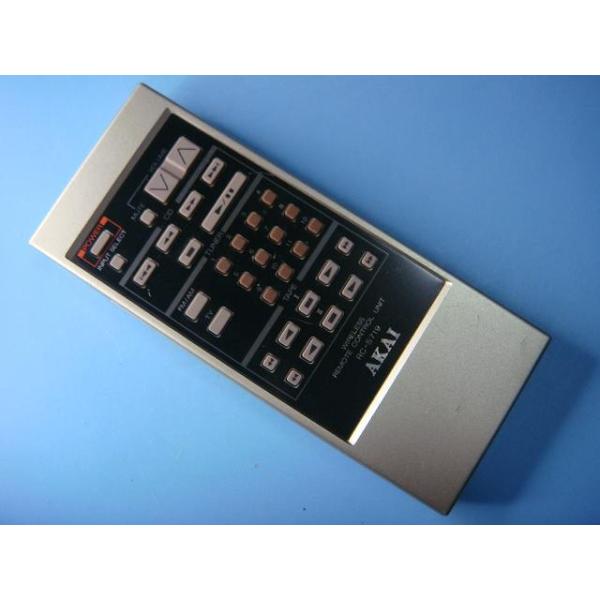 メーカー：AKAI　型番： RC-S719付属品：本体（写真内の物ですべてになります）【商品の状態】使用感、スレキズ等あります。全ボタン赤外線による動作確認OKでした。不具合がある場合は下記に記載致します。不具合：なし
