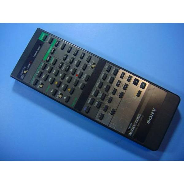 メーカー：SONY型番：RM-P550付属品：本体（写真内の物ですべてになります）【商品の状態】使用感、スレキズ、日焼け等あります。全ボタン赤外線による動作確認OKでした。不具合がある場合は下記に記載致します。不具合：なし