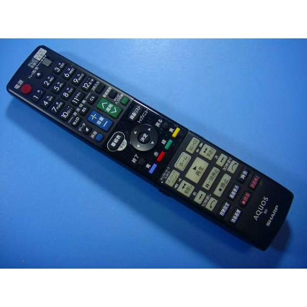 メーカー：SHARP型番：GB017PA付属品：本体（写真内の物ですべてになります）【商品の状態】使用感、スレキズ、日焼け、汚れ等あります。全ボタン赤外線による動作確認OKでした。不具合がある場合は下記に記載致します。不具合：なし