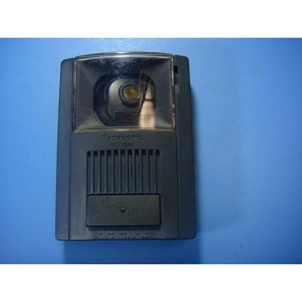 メーカー：Panasonic型番： VL-V564付属品：本体（写真内の物ですべてになります）【商品の状態】使用感、スレキズ、日焼け、汚れ等あります。カメラ前のプレートが黄ばんでいて見えない可能性があります。交換が必要な場合は、お客様の方で...