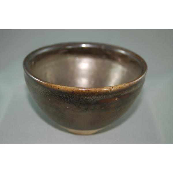 荒川 明の陶房は浜松の山奥の引佐町奥山にあり、その名前の通り、山奥となります。そこには古い時代に使われた薪窯を荒川明が独自に工夫をして窯を作りました。   自然の炎色、自然釉、灰かぶりの美しさの中に大胆な景色の出る焼き物で同じ作品は２度と出...