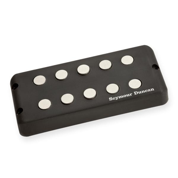 [直輸入品] ユニークなデザインのコイルにアルニコ2ロッドマグネットを組み合わせる事で、周波数の分布範囲を低域と高域の両端に拡張させました。言い換えれば、よりウォームな低音と細密な高音を得られます。ミュージックマン用リプレイスメント・ピック...