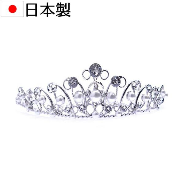 日本製ティアラが驚きの価格で登場！　繊細さが要求される日本人女性のために、国内でデザインし、国内の工場で仕上げた高級ティアラを、通常の卸値以下の価格に抑えての販売です。ストーンは全粒スワロフスキーを使用！手抜き一切なしの本格高級仕上げです。...