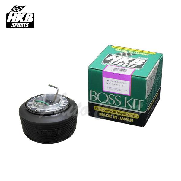 品番：OS-238メーカー名：HKB エイチケービー商品名：ステアリングボス商品内容：ボス本体、ホーンリング、5×12皿ビス6本、6角頭ビス6本、レンチ、取扱説明書カラー：本体・シルバー、カバー・プラック材質：本体/アルミダイカスト、カバー...
