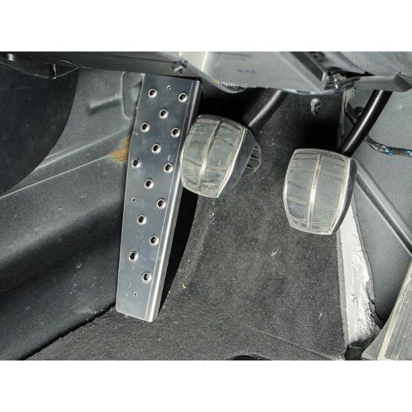 品番 313 737 0オクヤマ DASH ダッシュ 運転席用フットレスト