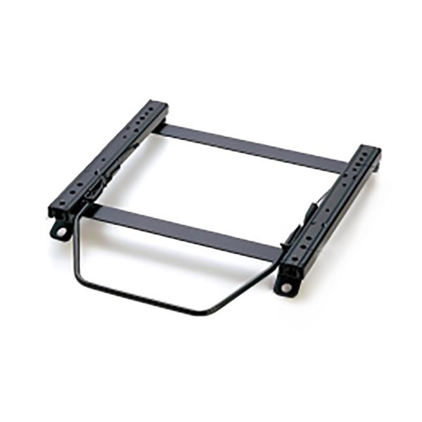 ■品番：M070XR■リクライニングシート用■取付寸法：縦260mm×幅405mm■保安基準適合モデル■左座席用■日本製■下止め専用 ■適合車種：ミツビシ　エクリプス　D32A■主な対応可能シート：STRADIAII type-XL