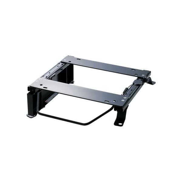 ■品番：S049MK■右座席用■保安基準適合モデル■日本製■シート取付寸法／縦330mm×幅290mm 縦271mm×幅345mm※車種によりローポジション化しない場合があります。■主な対応可能シート・ブリッド製品　EUROSTERシリーズ...