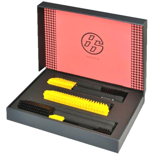 ■品番：Ｔ８６−０１■内容：ボディ用・ホイール用・タイヤハウス・下廻り用・すきま用・タイヤ用■ケース寸法：約５３０×３７６×６５ｍｍ■トヨタ　８６専用