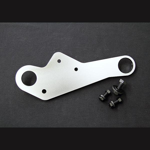 ■品番：B328512FR■仕様ステンレス、9.0t、ショットブラスト、電解研磨■商品内容：牽引フック、強化ボルトセット【適合車種】■車種：ジムニー JB23系　年式：98.10-18.02　適応：純正バンパー装着不可　取付方法：ボルトオン...