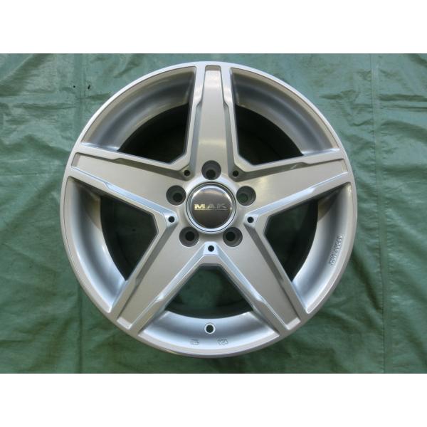 ホイール：ＭＡＫ　ＳＴＥＲＮＡ　シルバーホイールサイズ：７．０Ｘ１６　５Ｈ　ＰＣＤ１１２　インセット４５対応車種：メルセデスベンツ　Ａクラス（Ｗ１７７）、Ａクラスセダン（Ｖ１７７）、Ｃクラス（Ｗ２０５／Ｓ２０５／Ｃ２０５／Ａ２０５）、Ｖクラ...