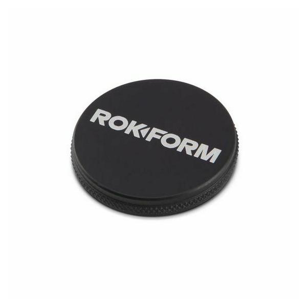 ROKFORMマウントの裏側にはマグネットが装備されています。このアダプタを使用すれば、簡単に車のダッシュボードや机廻りなどにマグネットで固定できます。小型ですが、強力なマグネットです。裏側に両面テープが付いているので、ぎゅっと貼り付けます...