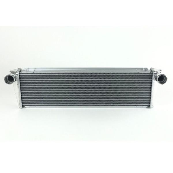 CSF製 ポルシェ 997ターボ 補助センターラジエーターです。・CSF独自のBチューブテクノロジーを搭載した2列42mmコア(20%効率アップ)・フィン高さ 6.5mm、接触表面積を最大化するマルチルーバー設計・圧力テスト済み・100%T...