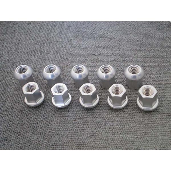 M's MACHINE WORKSのアルミニウム・ホイールナット(クリアアルマイト)です。ポルシェ 930型、964型、993型911に適合します。純正アルミホイールに最適なR14球面形状。クリアアルマイト仕様。空冷ポルシェの純正ホイールナ...