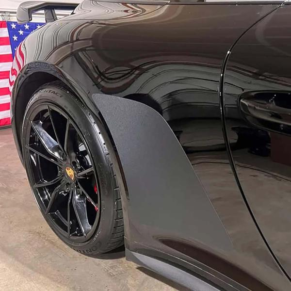 MagnaFin(マグナフィン)のマグネティック・ストーンガードです。ポルシェ 991型911のカレラ4、カレラ4S、カレラGTS、タルガ4、タルガ4S、タルガ4GTS、GT3といったワイドボディモデルに適合します。カラーはブラック。米Ma...