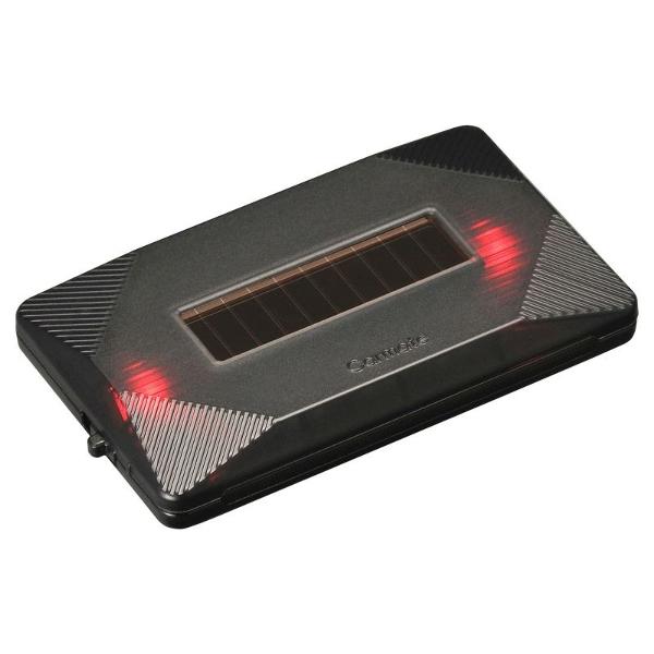 光で防犯。ナイトシグナルシリーズのベーシックモデル。●光の点滅で不審者を威嚇2つの赤色LEDが約7秒間隔で同時に2回点滅し、不審者を威嚇します。●ソーラー充電仕様ソーラーパネル＆ニッケル水素充電池を搭載。配線不要で取り付けカンタン。●光セン...