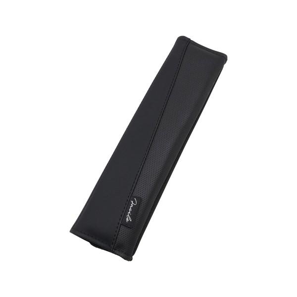 Facile ベルトパッド1個入り商品説明●上質レザー調のシンプルなシートベルトパッドです。●シートベルト使用時の体への圧迫感等を柔らかなクッション素材で軽減します。●洋服や髪の毛に絡みにくいホックボタンタイプです。●シートベルトに巻きつけ...