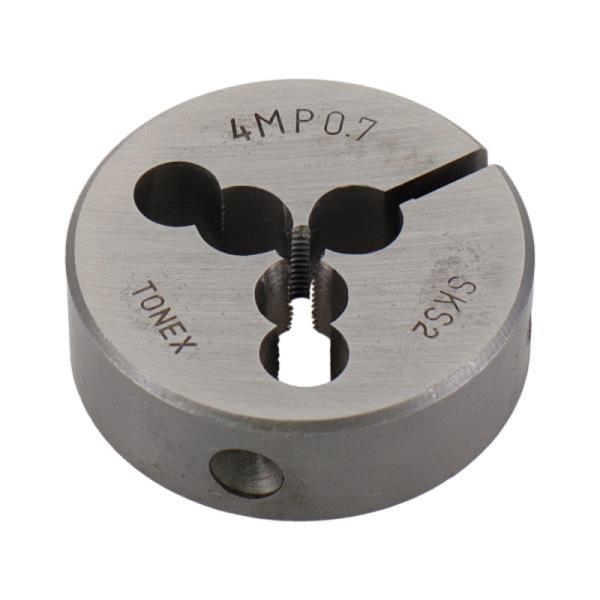 【特長】●きれいなオネジが立てられます【材質】●SKS2商品名：TONEX ねじ切りダイス 外径38mm ねじ径4.0mm×ピッチ0.7mmJANコード：4954458102143品番：D4外径：38mm