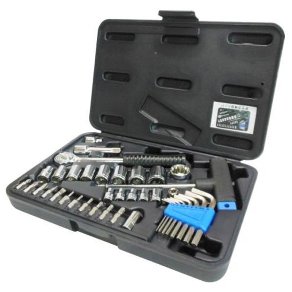 自動車バイク自転車のメンテナンスに最適【特長】● 6.3mm+9.5mm差込角ソケット各パ一ツ、完全熱処理済●ソケットはフランクドライブ方式でポルト・ナットを傷めすトルクアップ【セット内容】●ラチェットハンドル9.5mm角●エクステンション...