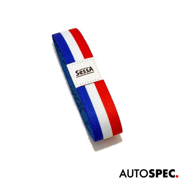 SessA　バイザーサッシュ　トリコロール　フランス国旗伸縮性のある素材が使用されており、チケット類もさっと挟みこめるので実用性もばっちり◎デザインはフランス国旗カラーのトリコロールと、SessAのロゴがプリントされたブルーカラーをリバーシ...