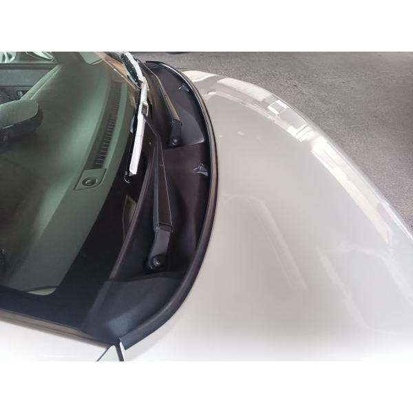 HA36S アルト各モデルほか汎用でご使用いただけるボンネットスポイラーになります。合成ゴム製でボンネットに両面テープで貼り付けます。フックになっている部分をボンネット終端に差し込んで使用します。長狭はおよそ1.5mございますので、ほとんど...