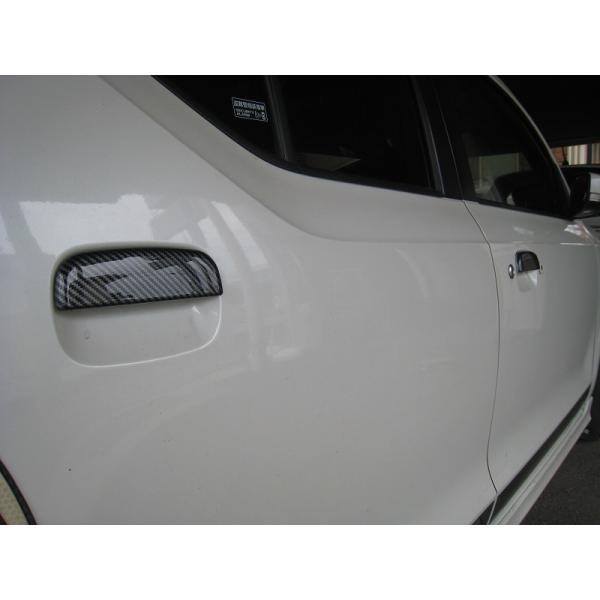 HA36S アルト、アルトターボRS、アルトワークスでご使用いただけるドアハンドルカバーです。ドア4枚分が1セットになっており、商品裏面の両面テープで貼り付けるだけです。色は2色ご用意しました。ターボRSにピッタリなレッドとブラックカーボン...