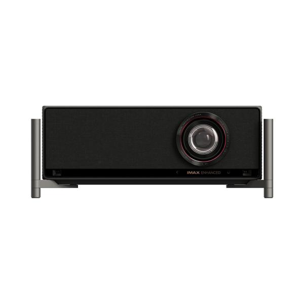 XGIMIのフラッグシップ機であるTITAN（XR03B）は、ブランド初のプロフェッショナル仕様4Kレーザープロジェクターです。