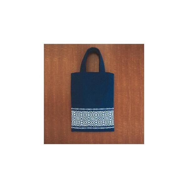 【出来上がり寸法】　　約縦34cmx横25cm（持ち手は除く）【キット内容】　　こぎん糸　　No.1100布 コングレス　　裏布　　こぎん針　　図案付説明書【備考】　　仕立て済みではありません。●この商品はお取り寄せ商品になります。　取り寄...