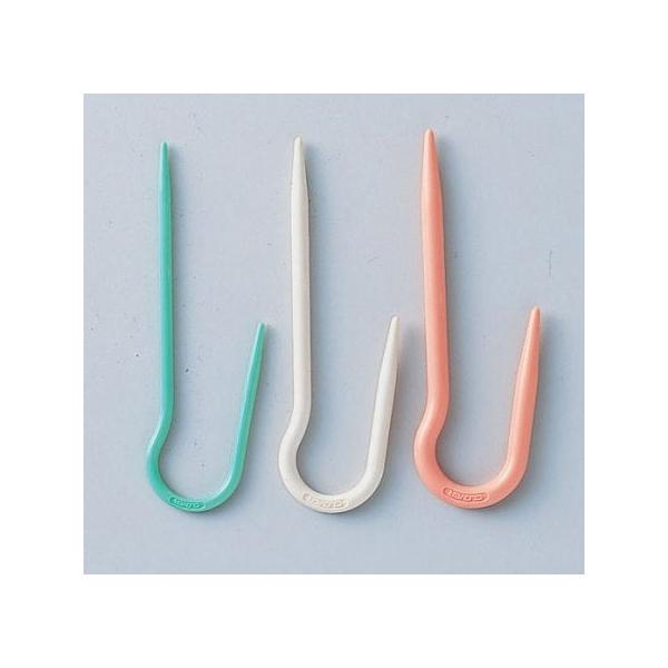 アラン模様などの交差あみに使います。U字部分で編み目が止まる設計で落ちにくい形状。