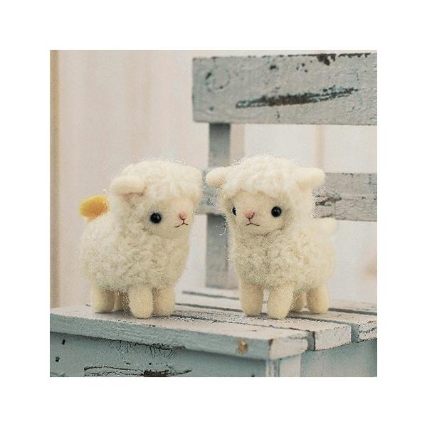 【サイズ】長さ約4.5cm×6.5cmストラップ金具付き※ニードルは別売です。※背景の飾り等はキットには含まれません。※実際の色目と多少異なる場合があります。