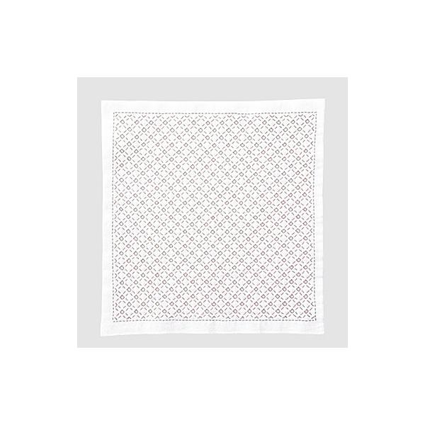 【サイズ】約縦34cm×横34cm【キット内容】晒木綿（綿100％）、刺し子糸（綿100％）、刺し子針、作り方説明書【備考】図案は布にプリント済み。●この商品はお取り寄せ商品になります。　　取り寄せには5〜7営業日かかります。 　　予告なし...