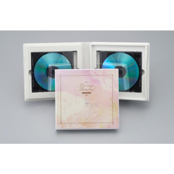 特別な金色をつかい、落ち着いた上品なデザインです。ディスク盤はプラスティックケースに入れて収めます。寸法：178mm(H)x185mm(W)x28mm(D)【結婚式】【ウェディング】【記念】【お祝い】【贈り物】【プレゼント】【おしゃれ】【業...