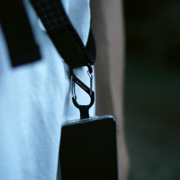 高品質のアルミニウムを使用したこのカラビナは、ファッションアイテムとしてもアウトドアギアとしても幅広く活用できます。軽量でありながら強固、バリ取りを施しており、優れた耐久性と美しさを持っています。[ 仕様 ]：サイズ：24x50mm、重量：...