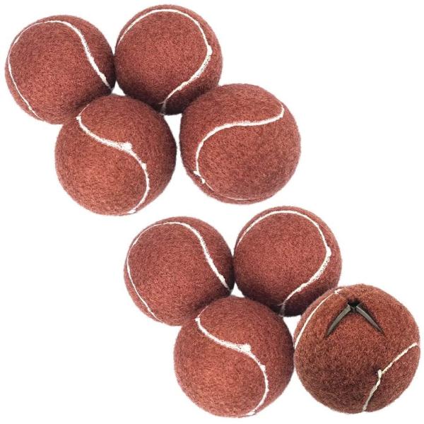 テニスボールの様なフォルムが可愛い！椅子やテーブルの脚に取り付けてご使用いただけるチェアソックスです。脚の差し込み口は、お持ちの家具に合わせて固定できる十字設計で幅広い椅子に対応可能です。脚の太い椅子には、カッターで切り込みを入れれば使用で...