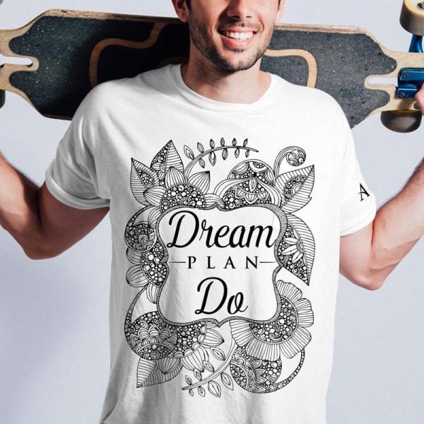 　美しい花もモチーフとしたボタニカルなデザインがプリントされたTシャツです。　"DREAM PLAN DO"という前向きなインスピレーションを与えるメッセージが映えます。　95%コットン+5%スパンデックス、優しい手ざわりの通気性の良い良質...