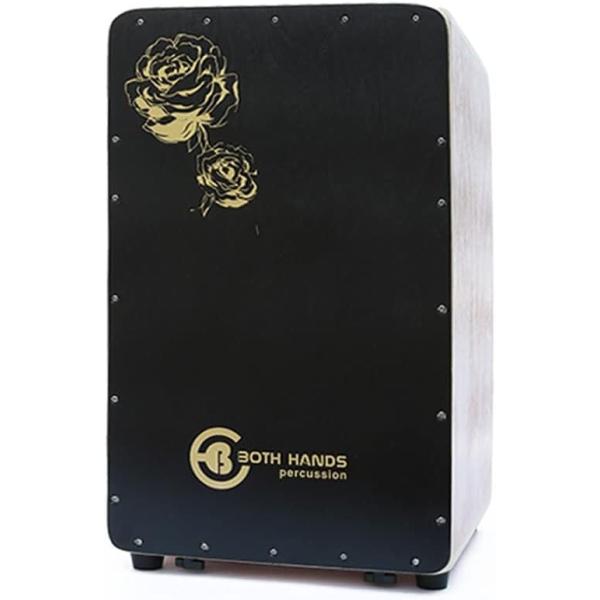 伝統的な音色を再現したROSE Cajon。調整可能なワイヤータイプを採用しています。4本に張られた弦が、低音〜高音まで響き線を響かせてトラディショナルな音を演出します。張り具合をタイトにすることでキレのある音に、また緩めることでオープンな...