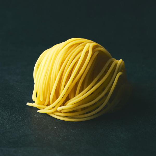 麺一筋、創業110余年。淡路麺業は、全国約3,500店舗のレストランやカフェに生パスタをお届けしています。ぜひ、ご自宅でも本格生パスタをお楽しみください。――――――――――――――――――――――◇小麦本来の風味を引き出した Fスパゲッテ...