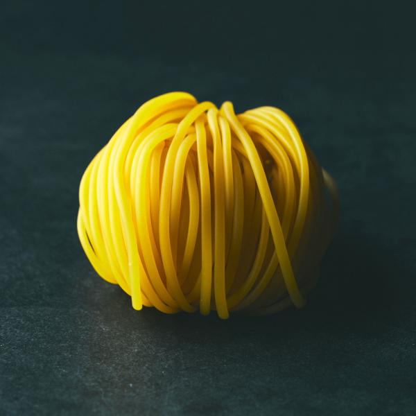 麺一筋、創業110余年。淡路麺業は、全国約3,000店舗のレストランやカフェに生パスタをお届けしています。ぜひ、ご自宅でも本格生パスタをお楽しみください。――――――――――――◇食感にこだわったEGG型パスタ 10食