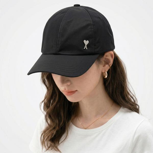 アミパリス キャップ アミ ドゥ クール ベースボールキャップ 帽子 ハートロゴ メタルスタッズ ブラック メンズ レディース ユニセックス AMI PARIS UCP268 PA0037 001 AMI DE COEUR STUD CAP...