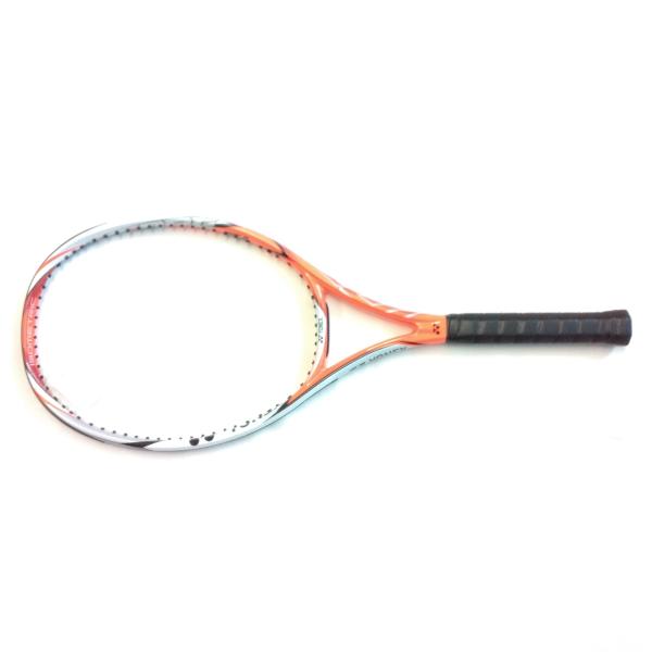 スピン特化ラケット【商品名】 Vコア Si 100【メーカー】 ヨネックス【フェイスサイズ】 100平方インチ【フレーム長】 27インチ【推奨テンション】 45〜55lbs【定価】 31,000円【グリップサイズ】 3【重量（実測値）】 3...