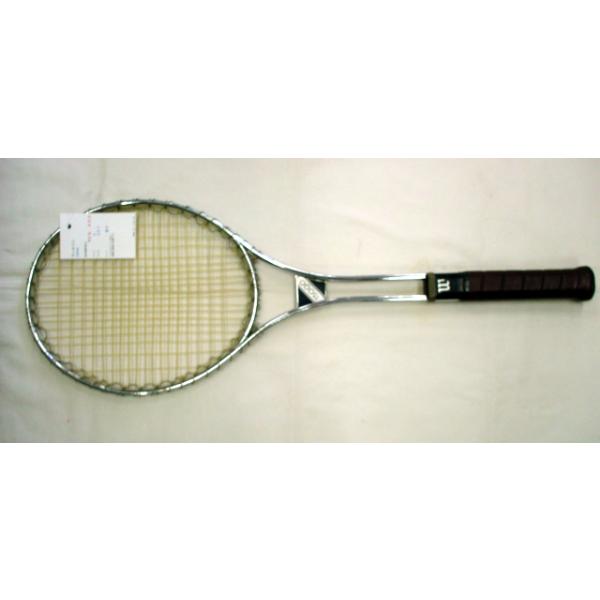 【商品名】 Ｔ５０００【メーカー】 ウィルソン【グリップサイズ】 4【重量（実測値）】 367g【程度】 BB:多少傷あり【付属品】 ケース【商品No.】 D-1976※重量・フレックスに関しましては実測値となります。アクセロダンパー付き！...