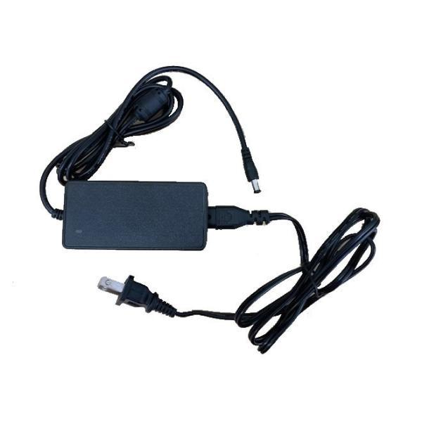 ボールマシン用のファーストタイプ充電器となります。標準タイプの充電器より早く充電完了致します。【対象機種】※対象機種以外には使用しないでください。・アプローチボールマシン（内臓バッテリーモデル）・プラスボールマシン（内臓バッテリーモデル）・...